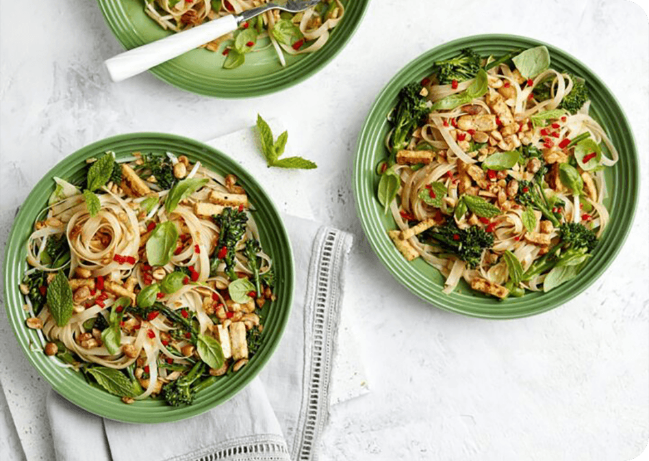 Krokante tofu pad thai met frisse groenten – Cook and Sizzle